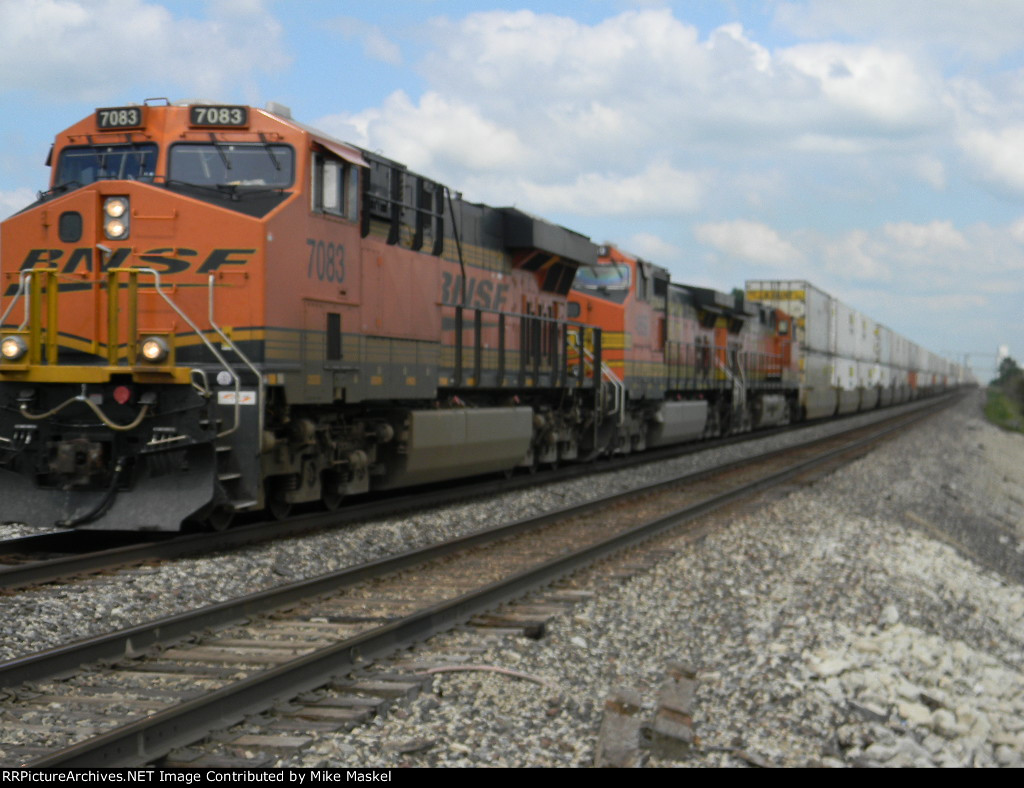 BNSF 7083